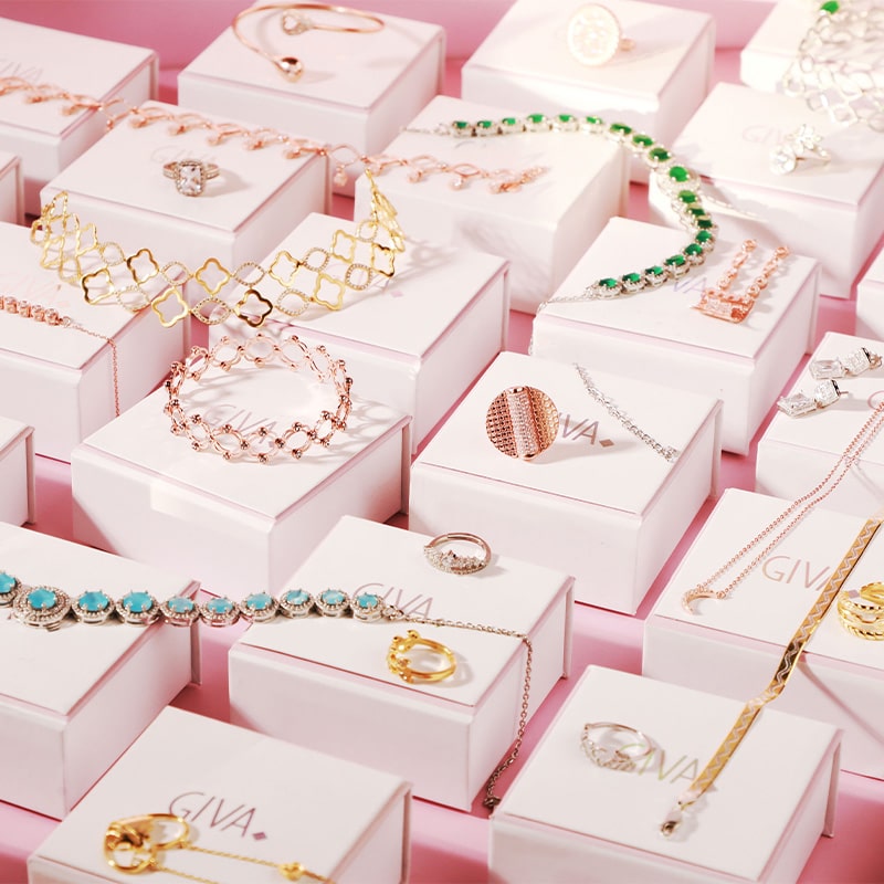 9 Classic Jewellery Essentials Every Wardrobe Needs – GIVA