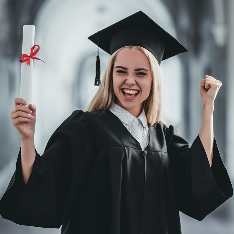 5 Golden Personalised Jewellery Gifts for a Memorable Graduation Day – GIVA