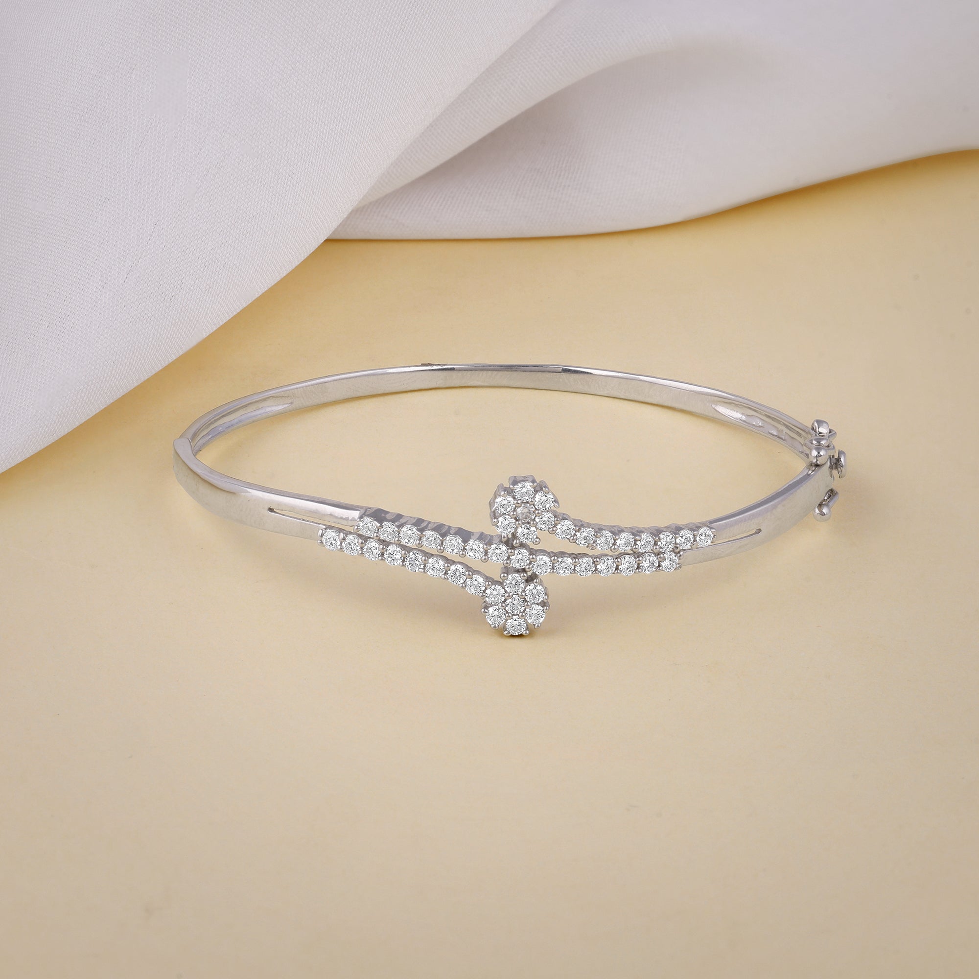 Buy Stylish Silver & Gold Bangles for Women at Best Price – GIVA