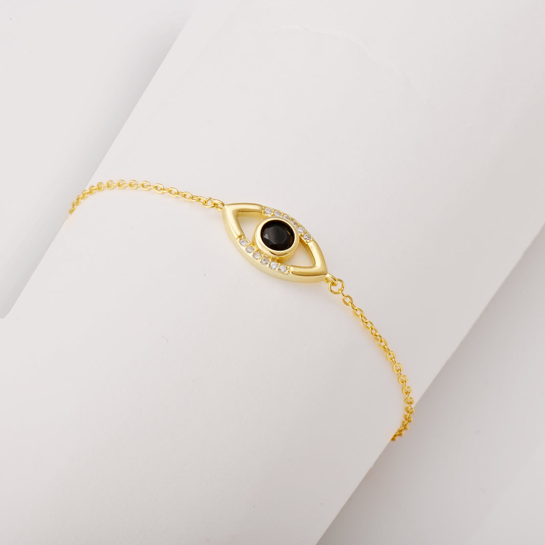 Buy Stylish Evil Eye Jewellery Online – GIVA