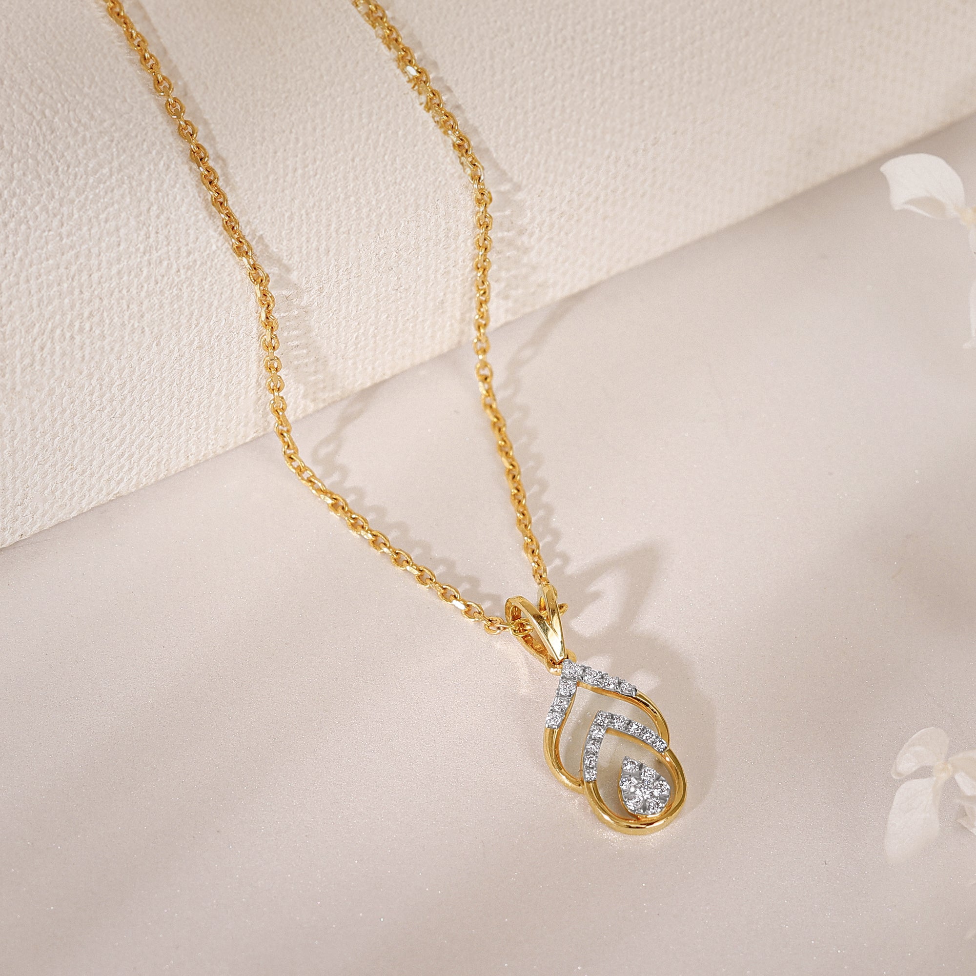Buy Beautiful Gold & Diamond Pendant Designs for Women – GIVA Jewellery