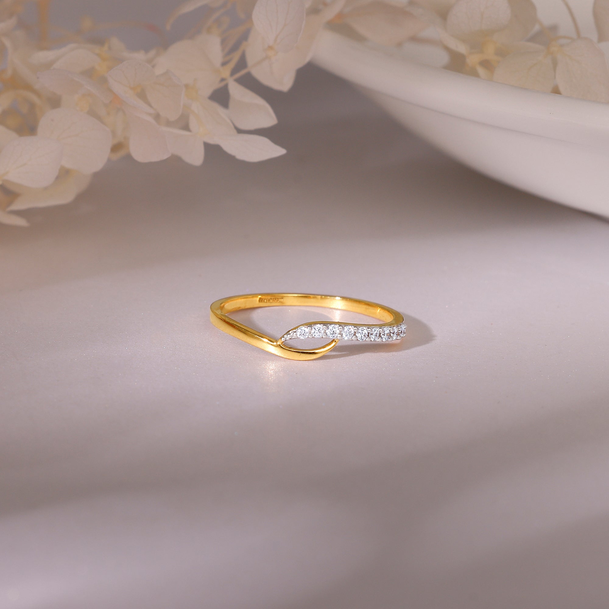 Buy 18 Carat/ 18K Gold Jewellery | Gold Designs | GIVA Jewellery