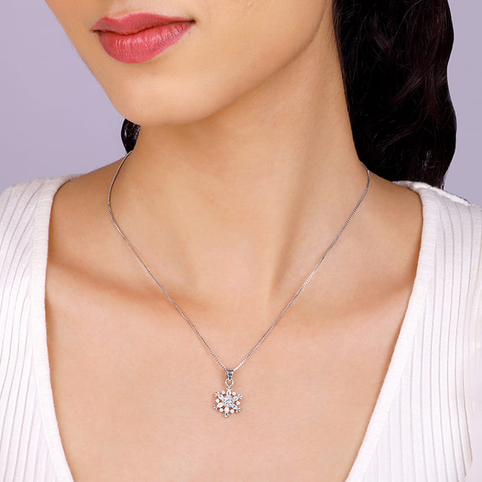 Silver Snowflake Pendant With Box Chain – GIVA Jewellery
