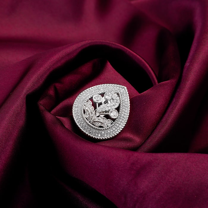 Buy Brooches for Men and Women Online at GIVA – GIVA Jewellery