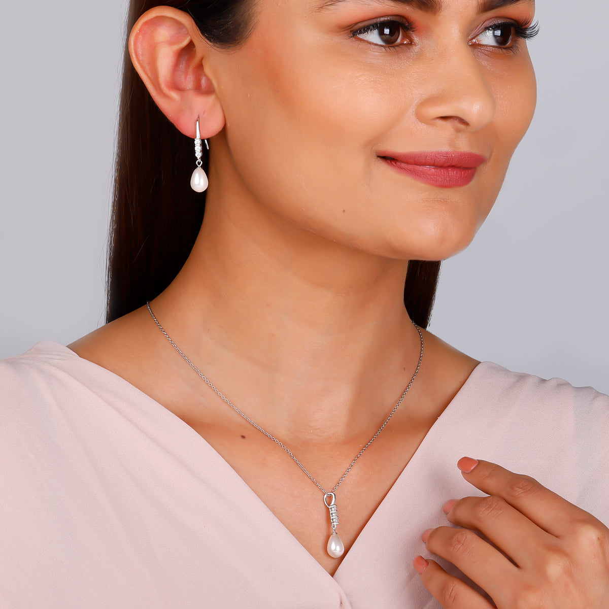 Buy Anushka Sharma Silver Drops of Pearls Set Online in India | GIVA