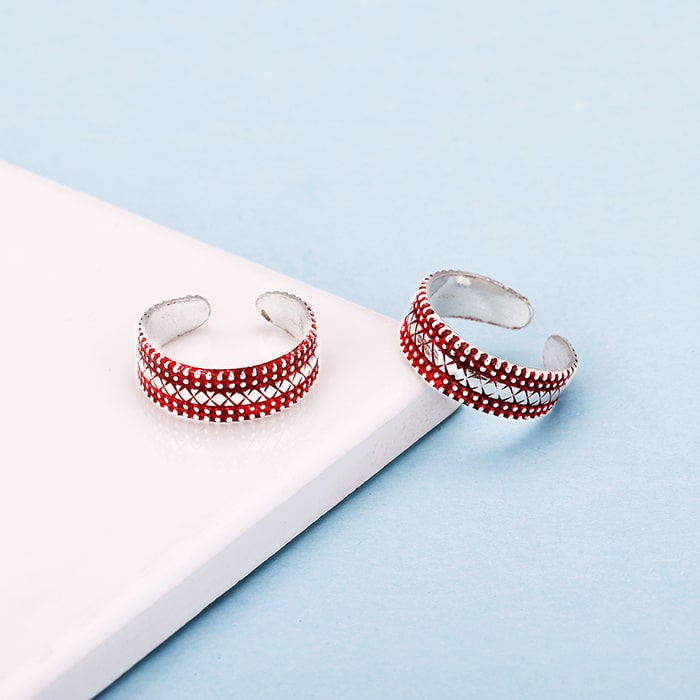 Silver Burgundy Patterned Toe Rings – GIVA Jewellery